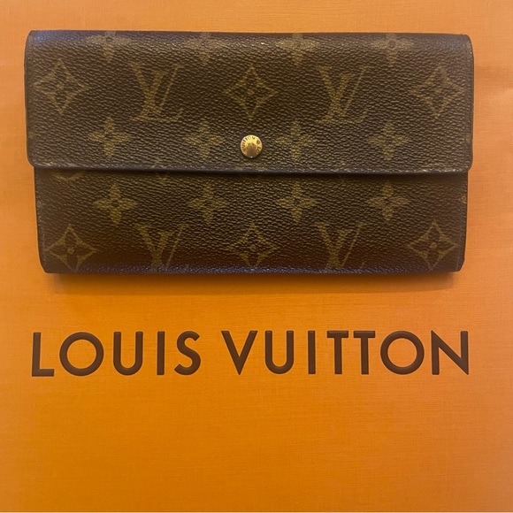 Louis Vuitton | Bags | Louis Vuitton Monogram Sarah Long Wallet | Poshmark